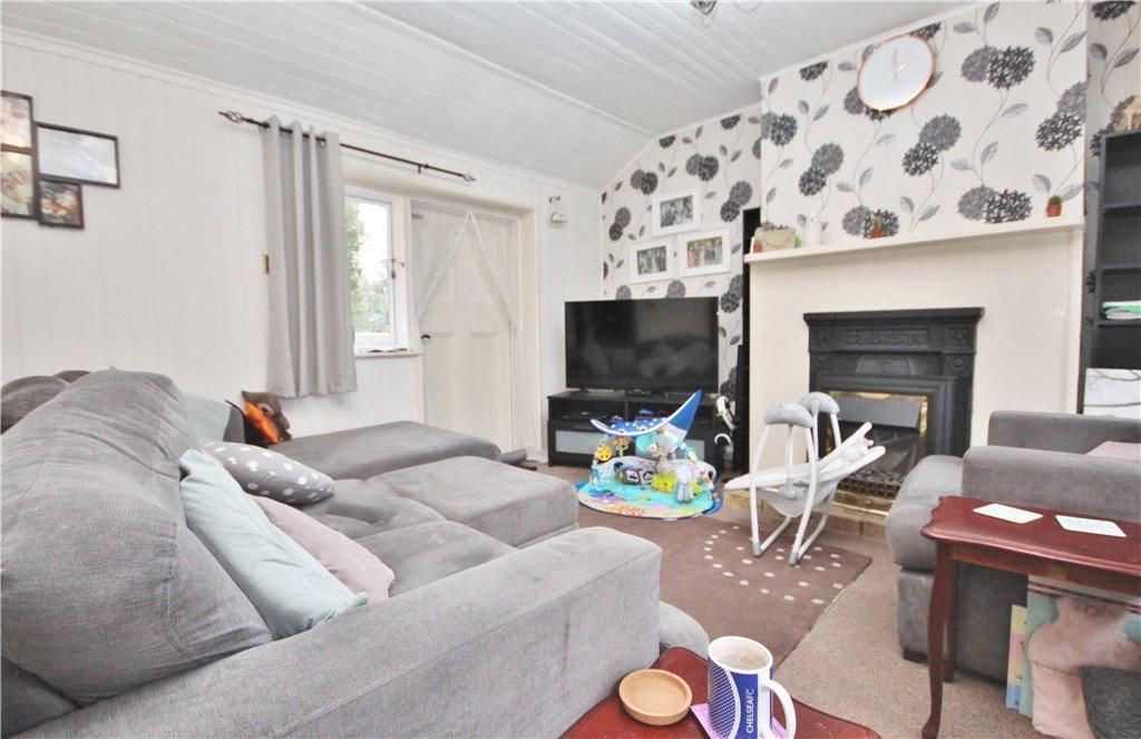 1 bedroom bungalow to rent, Tudor Court, Castle Way, Feltham, TW13 7QQ ...