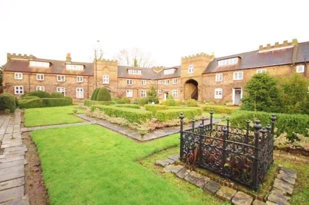 1 bedroom bungalow to rent, Tudor Court, Castle Way, Feltham, TW13 7QQ ...