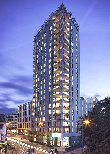 2 bedroom flat to rent, Guildford Road, Woking, GU22 7RN