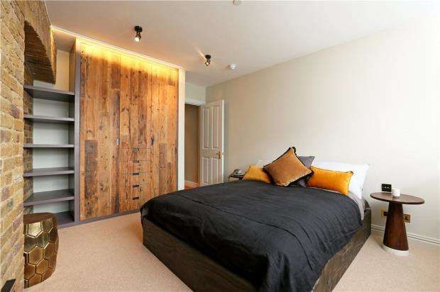 3 bedroom flat for sale, Southwark Bridge Road, London, SE1 0AS