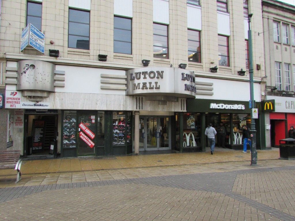 Shop to rent, Kiosk, George Street, Luton, LU1 2AZ – TheHouseShop.com