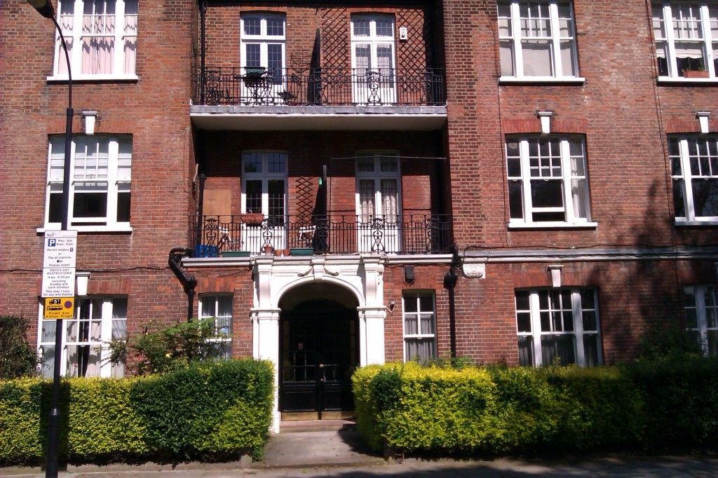 3 bedroom flat to rent, Bishops Mansions, Bishops Park Road, London ...