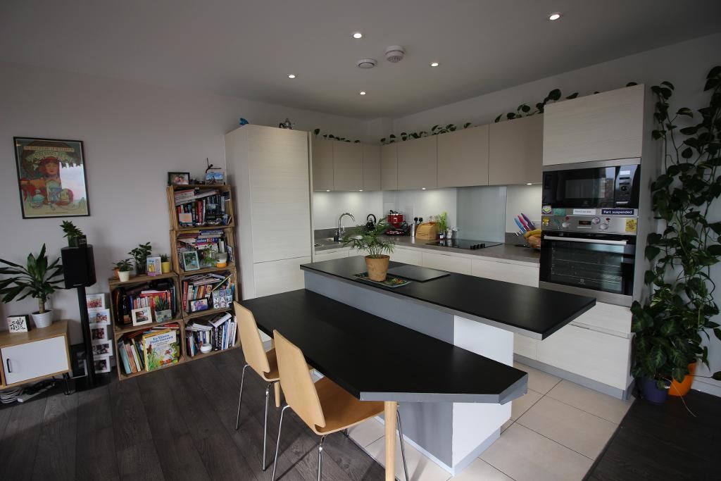 2 bedroom flat to rent, Prowse Court, Fore Street, Edmonton, London ...