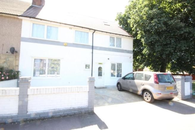 1 Bedroom Semi Detached House To Rent Bennetts Castle Lane Dagenham