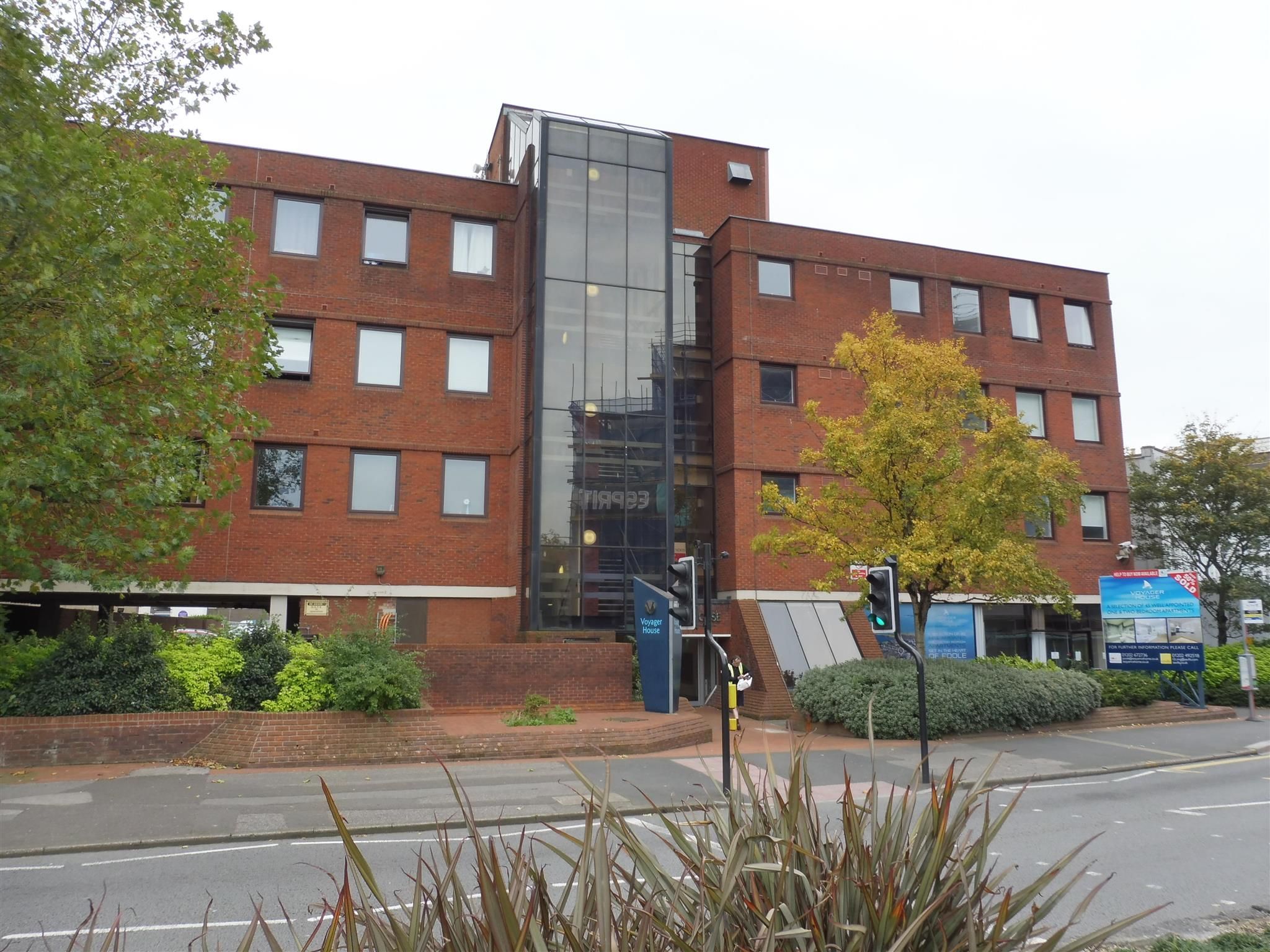 2 bedroom apartment to rent, High Street North, Poole, BH15 1DX