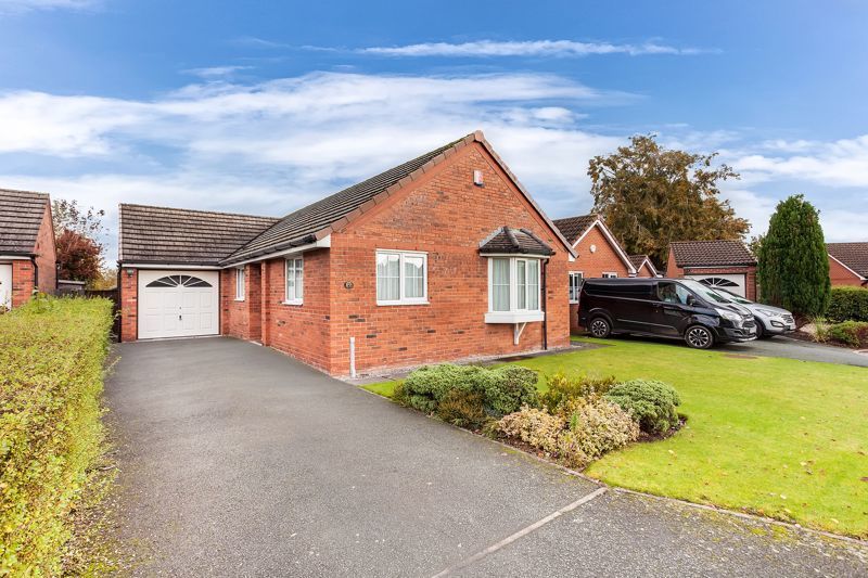 3 bedroom bungalow for sale, Richards Grove, Congleton CW, CW12 4WH