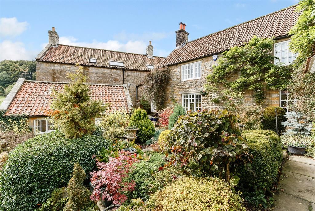 5 bedroom detached house for sale, Front Street, Lastingham, York YO ...