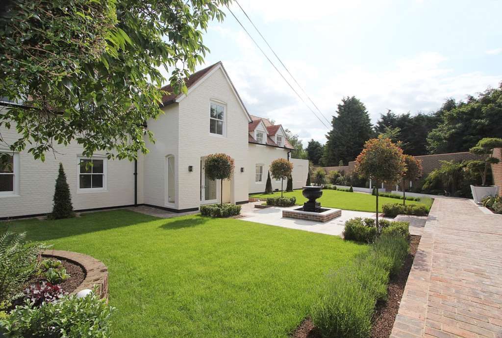 4 bedroom detached house for sale, The Courtyard, Dark Lane ...
