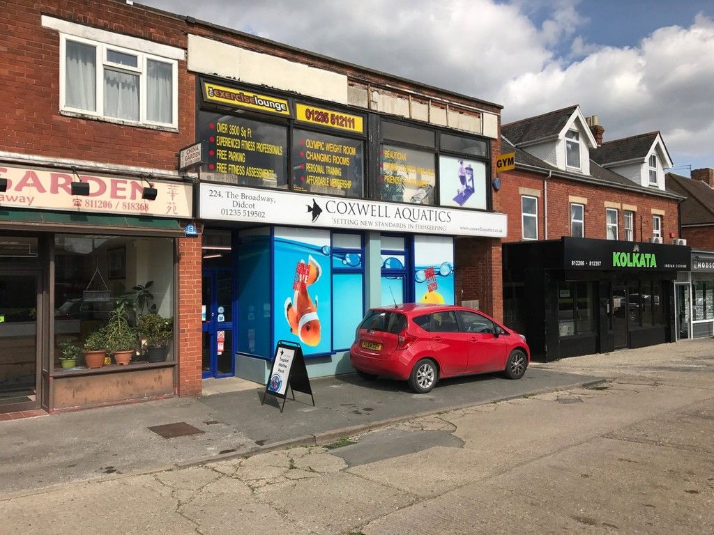 Retail property (high street) to rent, Broadway, Didcot, OX11 8RS