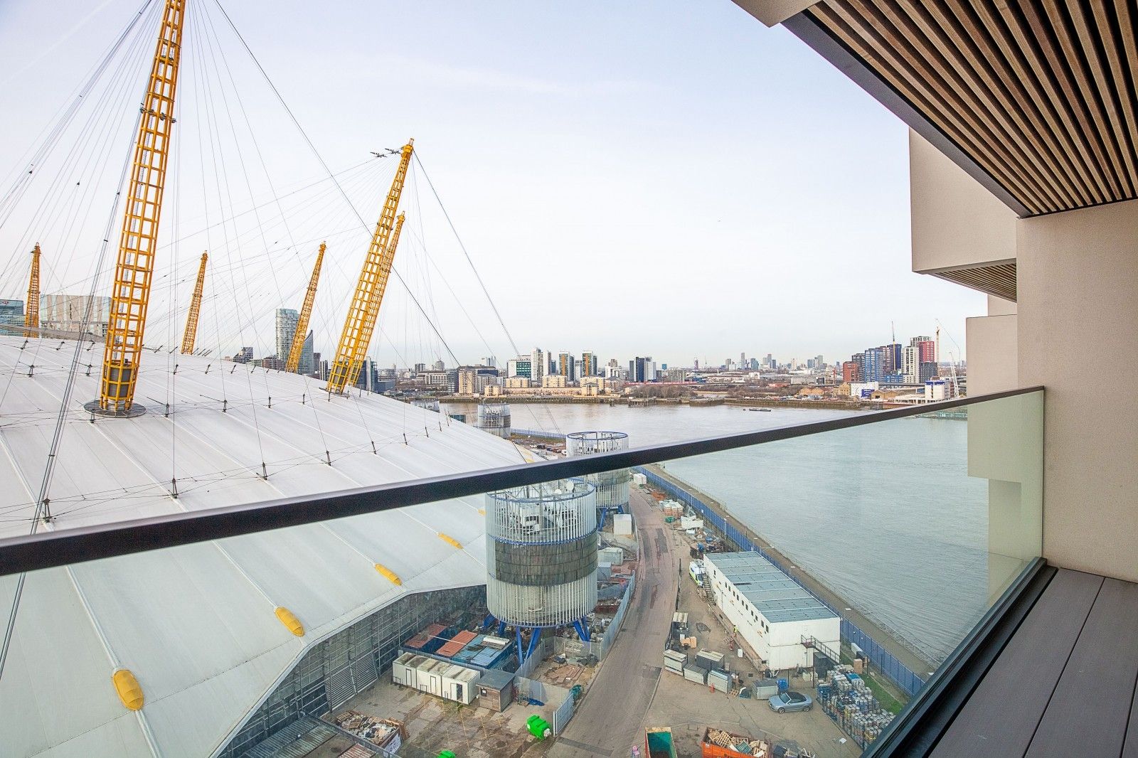 2 bedroom apartment to rent, Apt. Building, Upper Riverside, Cutter ...