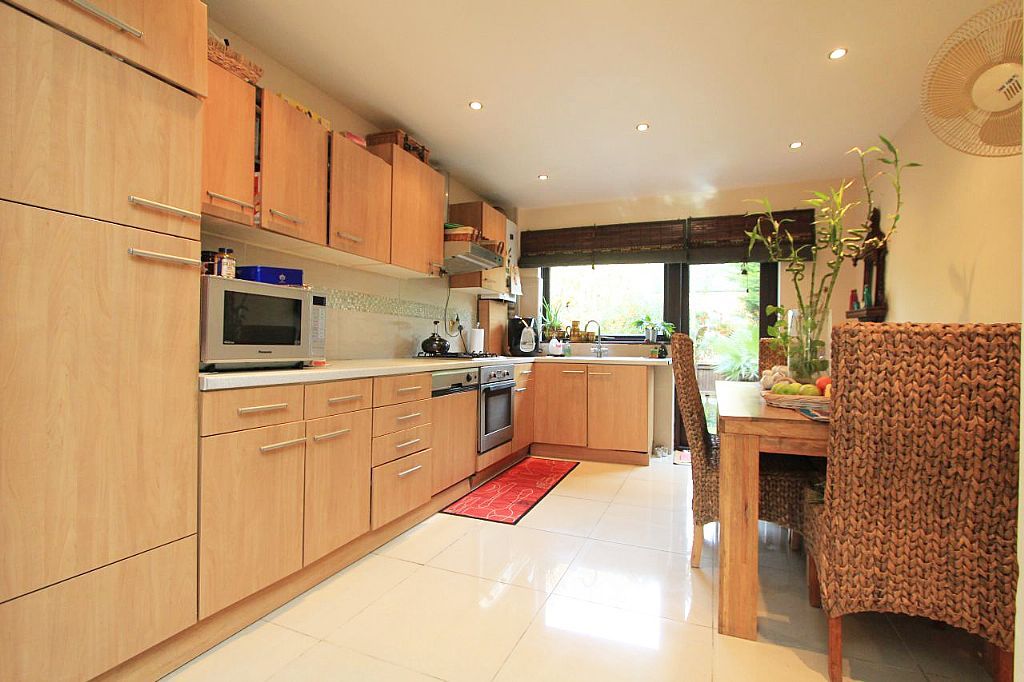 3 bedroom house for sale, Bartholomew Close, Wandsworth, London SW ...