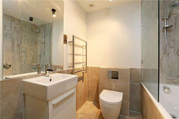 3 bedroom flat for sale, Southwark Bridge Road, London, SE1 0AS