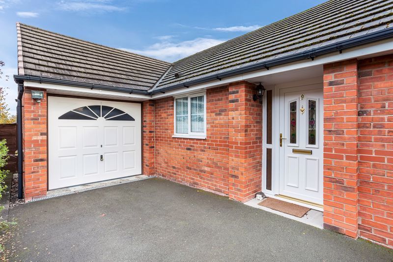 3 bedroom bungalow for sale, Richards Grove, Congleton CW, CW12 4WH