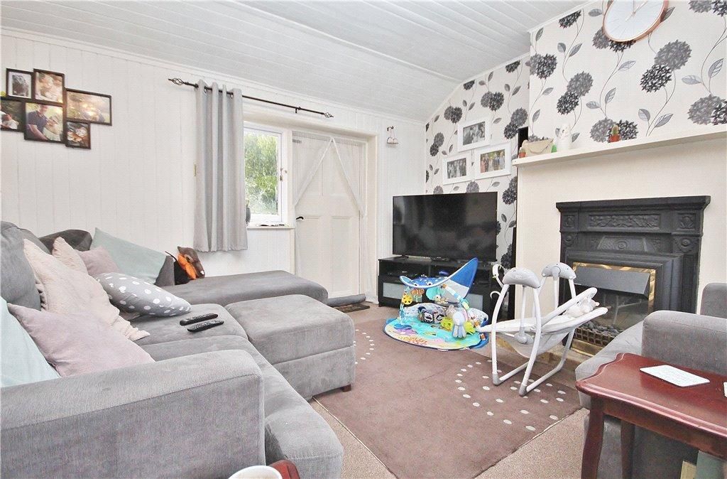 1 bedroom bungalow to rent, Tudor Court, Castle Way, Feltham, TW13 7QQ ...