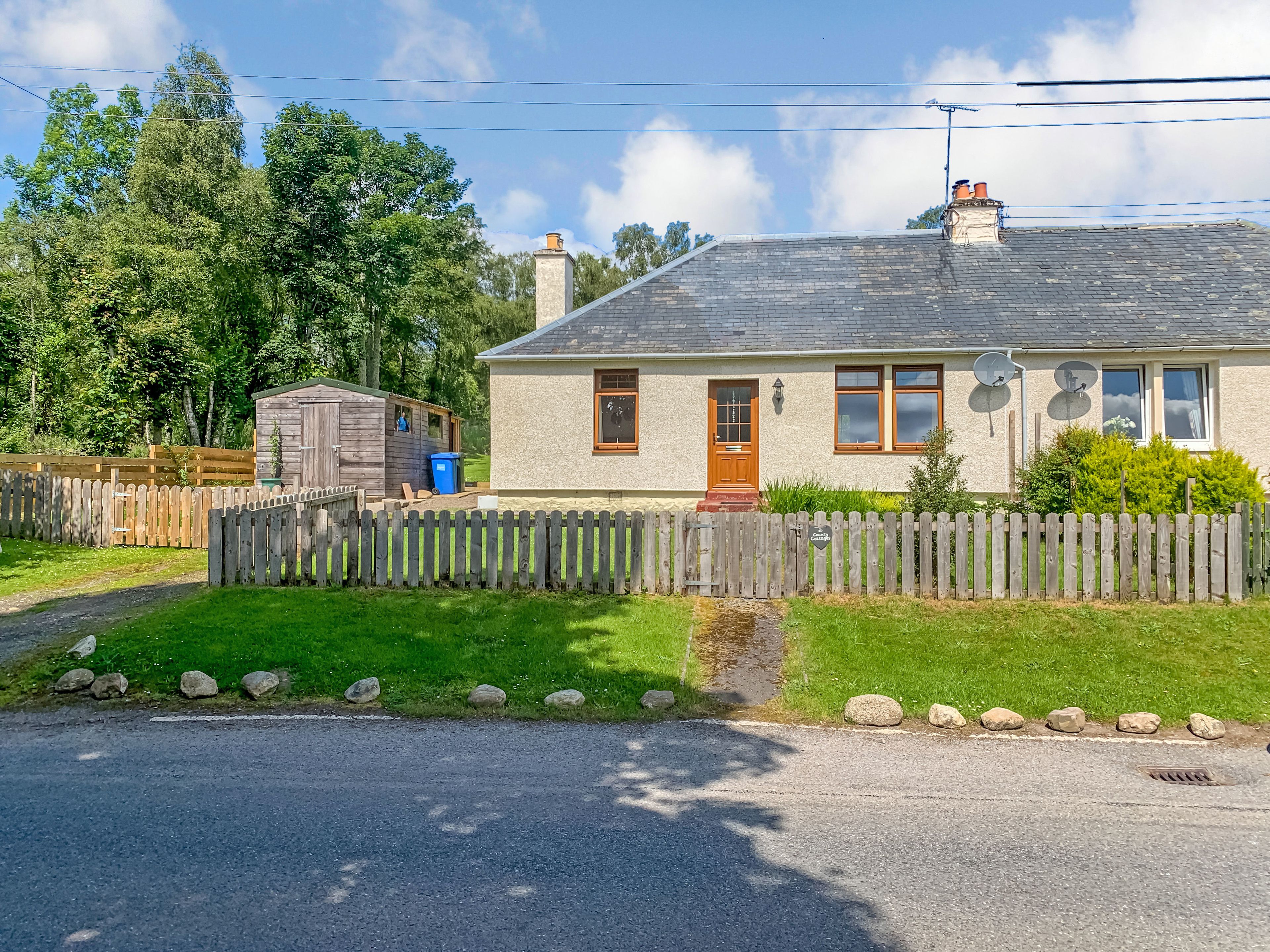 2 bedroom semi-detached bungalow for sale, County Cottages, Gorthleck ...