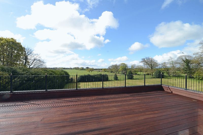 8 Bedroom Detached House For Sale Benty Heath Lane Willaston Wirral Ch Neston Ch64 1sb