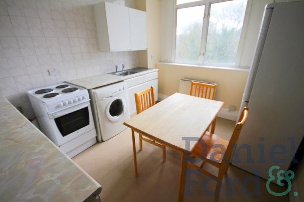 2 bedroom flat to rent, Bejun Court, Station Road, New Barnet EN, EN5 1NG