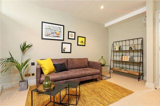 3 bedroom flat for sale, Southwark Bridge Road, London, SE1 0AS