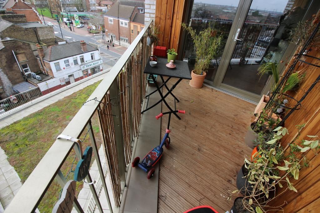 2 bedroom flat to rent, Prowse Court, Fore Street, Edmonton, London ...
