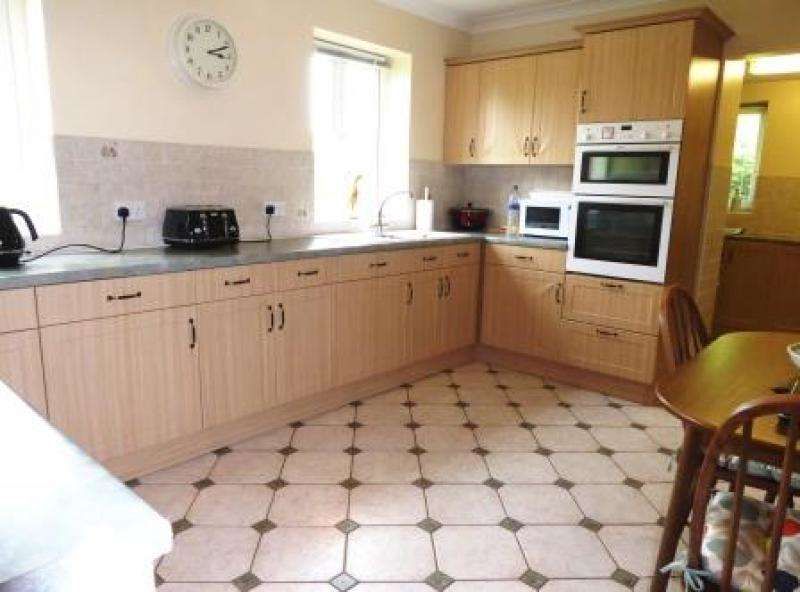 4 bedroom detached house for sale, Faringdon, SN7 7LW