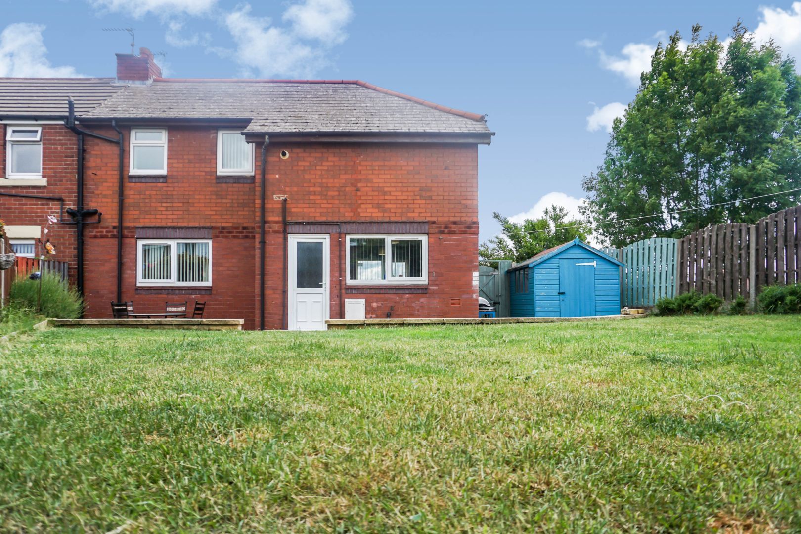 3 bedroom semi-detached house for sale, Vickers Road, Sheffield S, S35 4JZ