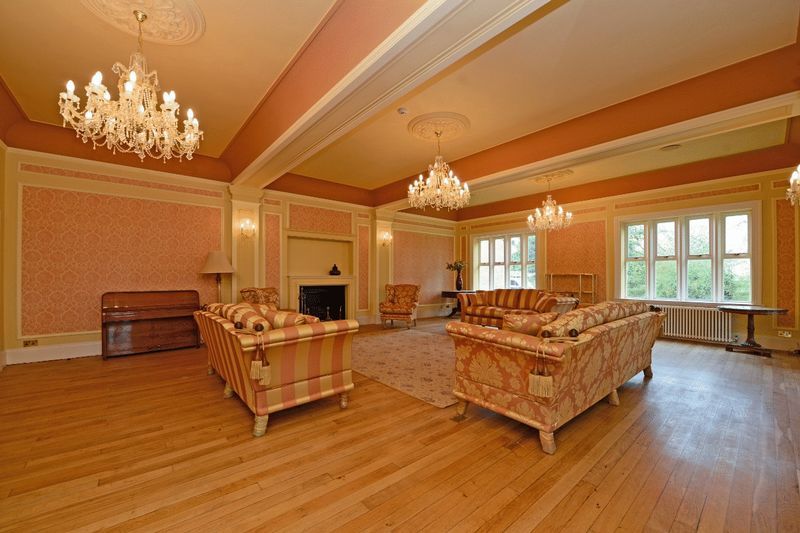 8 Bedroom Detached House For Sale Benty Heath Lane Willaston Wirral Ch Neston Ch64 1sb