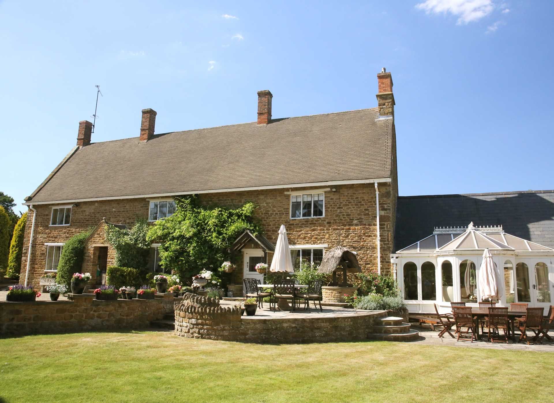 6 bedroom detached house for sale, The Grange, Banbury Road, Chacombe ...