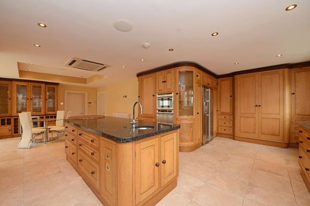 8 Bedroom Detached House For Sale Benty Heath Lane Willaston Wirral Ch Neston Ch64 1sb