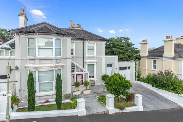 4 bedroom detached house for sale, Powderham Road, Newton Abbot, TQ12 1EU